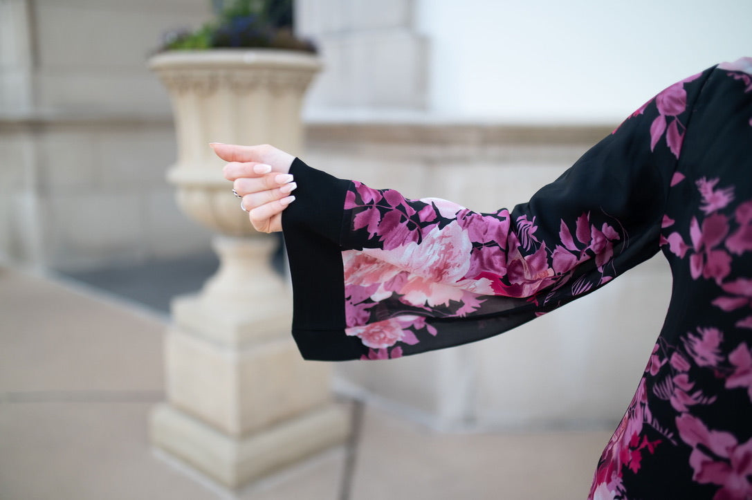 Black Fuchsia Abaya – The Hijab Souq